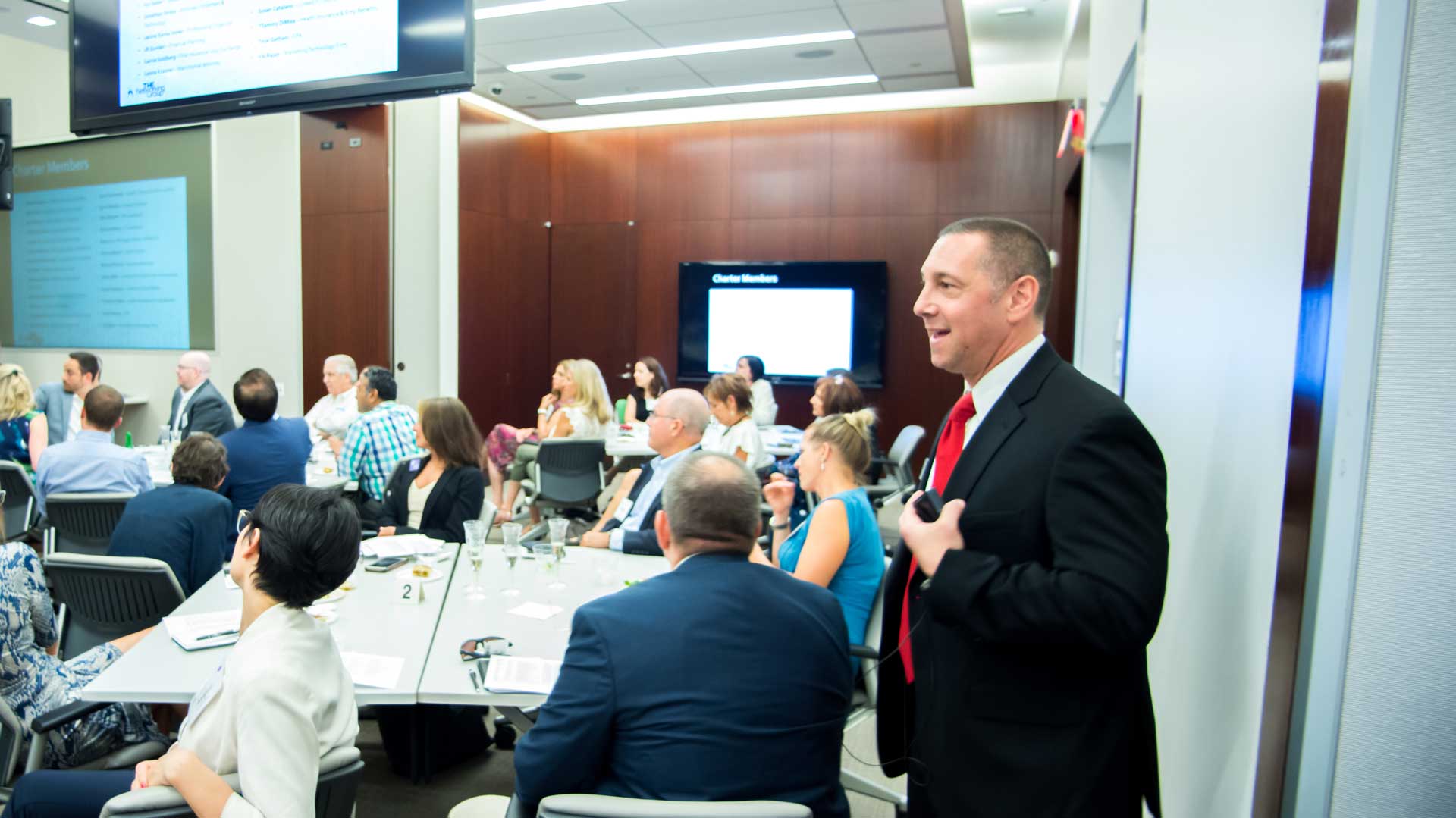 4 Ways to Deliver a Knock Out Presentation! - Knock out Networking